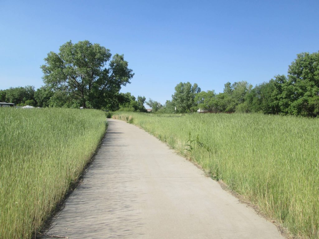 Hiking the High Line Canal Mile 66-62 - Denver By Foot